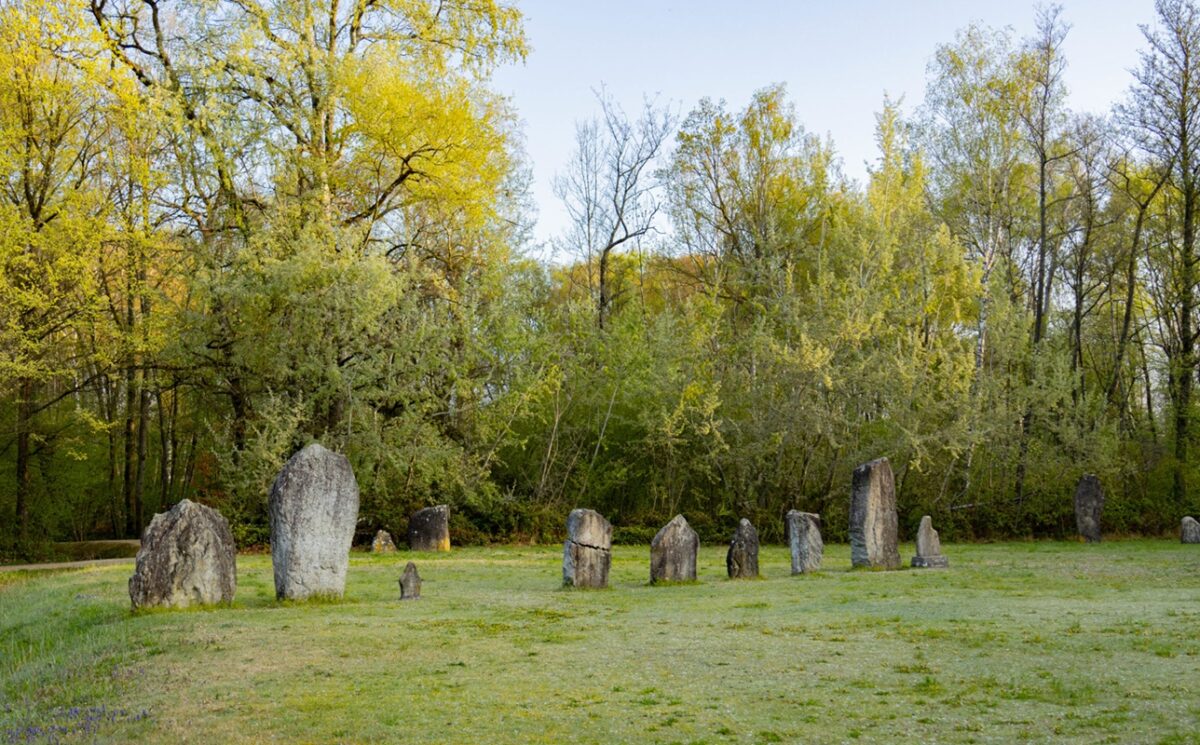 Percer le mystère des menhirs de Clendy à Yverdon-les-Bains - Pratique.ch